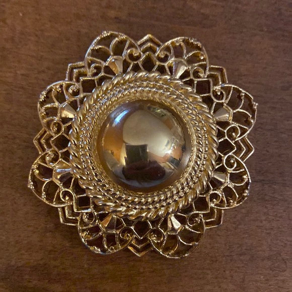 Trifari | Jewelry | Vintage Trifari Large Goldtoned Filigree Pin 98s ...